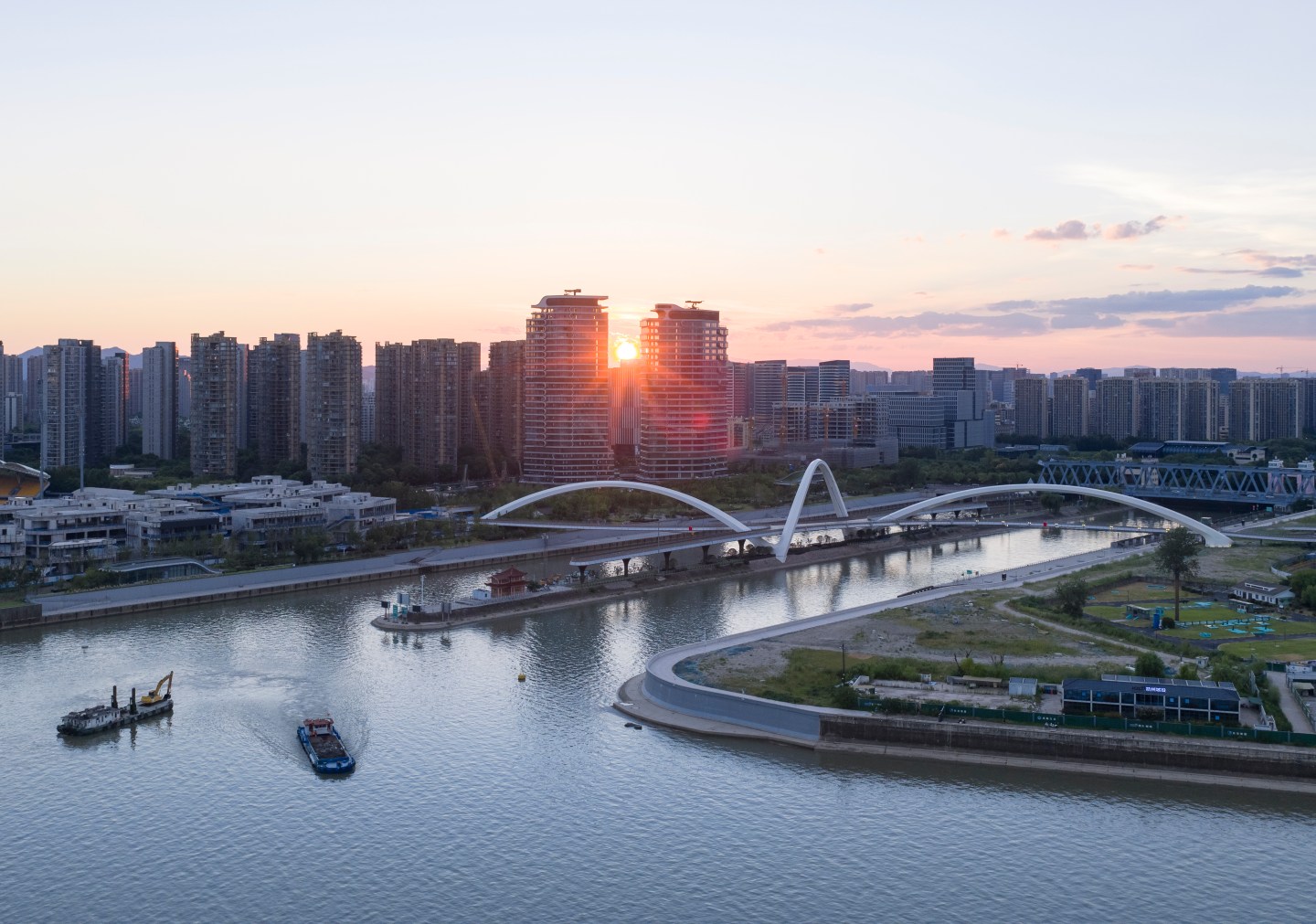 Hangzhou’s Grand Canal Gets a Zaha Hadid Masterpiece – ART HUB